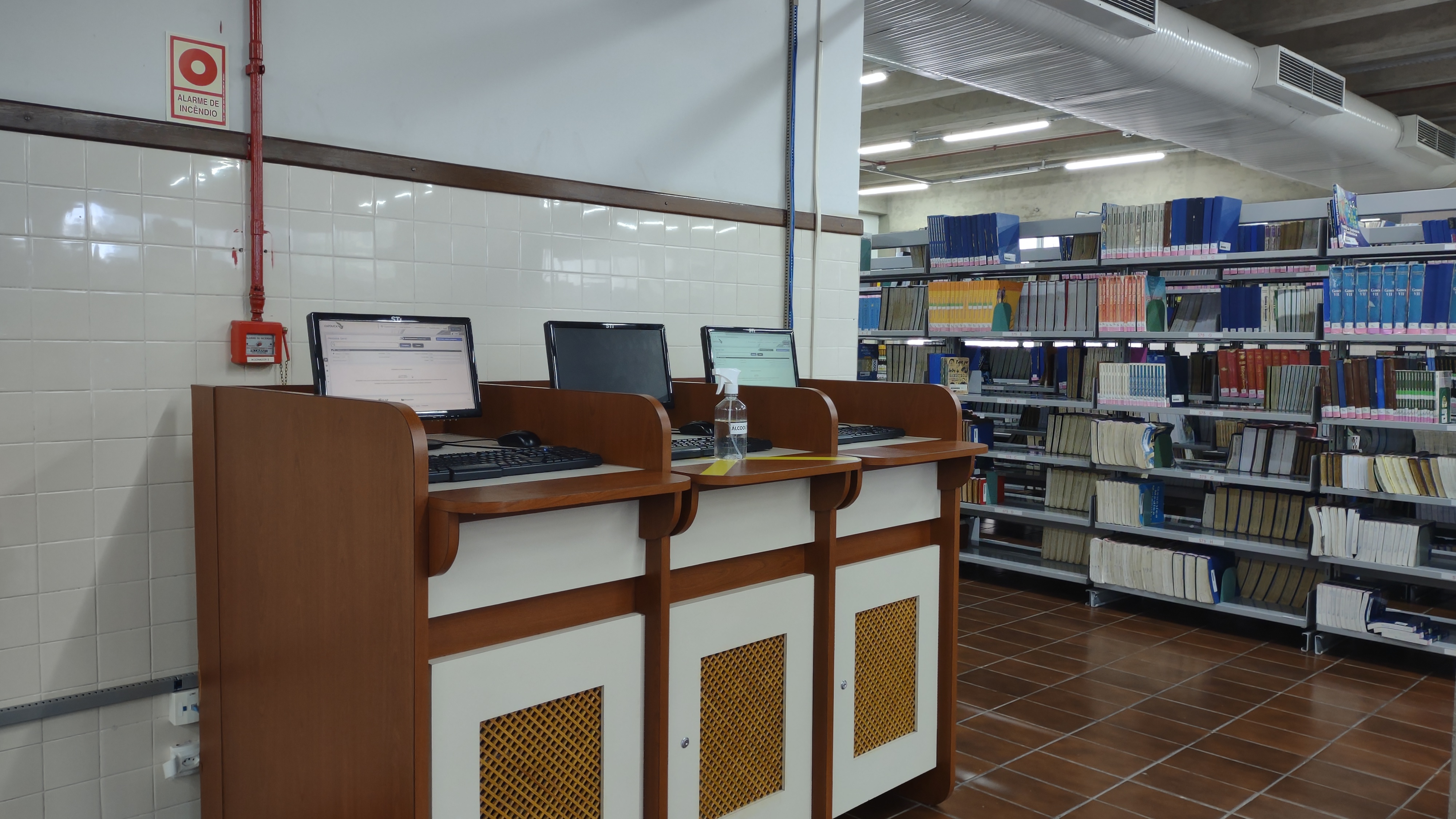 Biblioteca | Ambientes - Unicap - Universidade Católica de Pernambuco